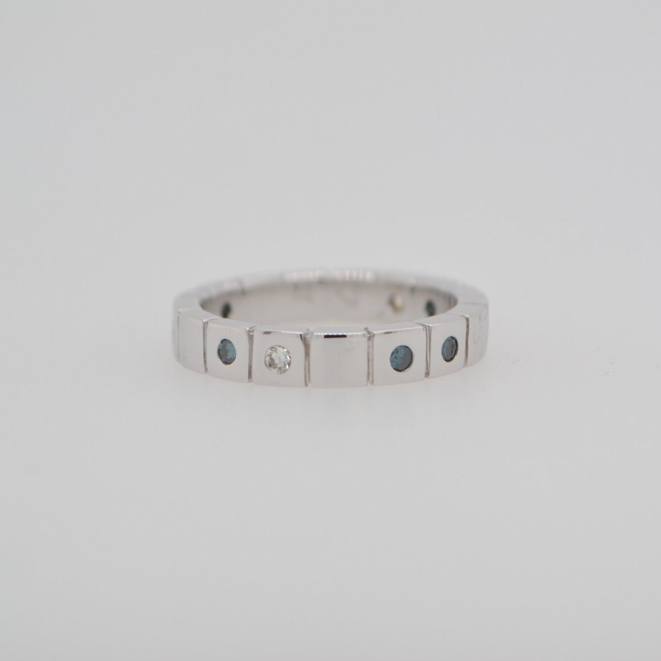 14K Blue & White Diamond Carved Band - JC Jewelers